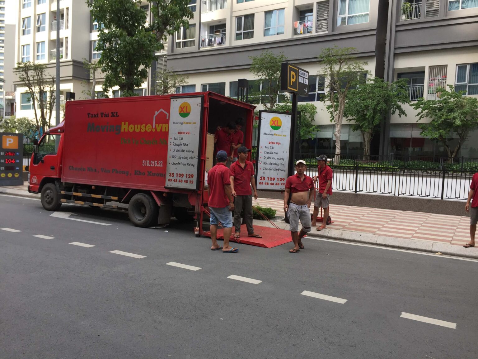 Dịch Vụ Chuyển Nhà Quận 4 giá chỉ 140k Moving House - Gọi là có